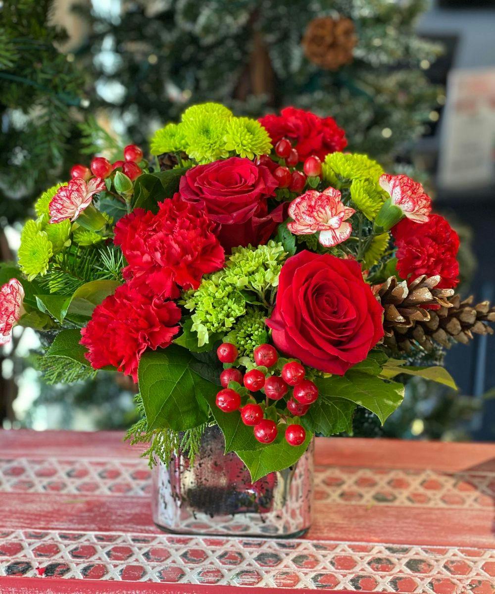 Holly Jolly | Milwaukee (WI) Holiday Flower Delivery | Welke's Florist